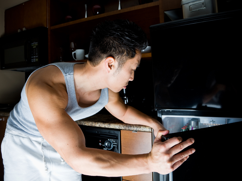 Hate Getting Up In The Night? Here’s What Time You Should Stop Drinking.